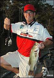 Pace goes wire to wire at Central Open - Bassmaster