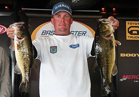 2009 Central Open #1: Day Two, Weigh-in - Bassmaster
