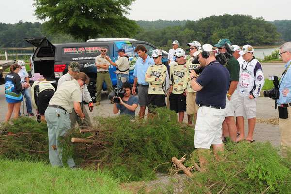 Lewis Smith Lake conservation project - Bassmaster