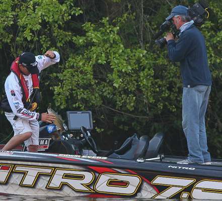 Day Four with Edwin Evers - Bassmaster