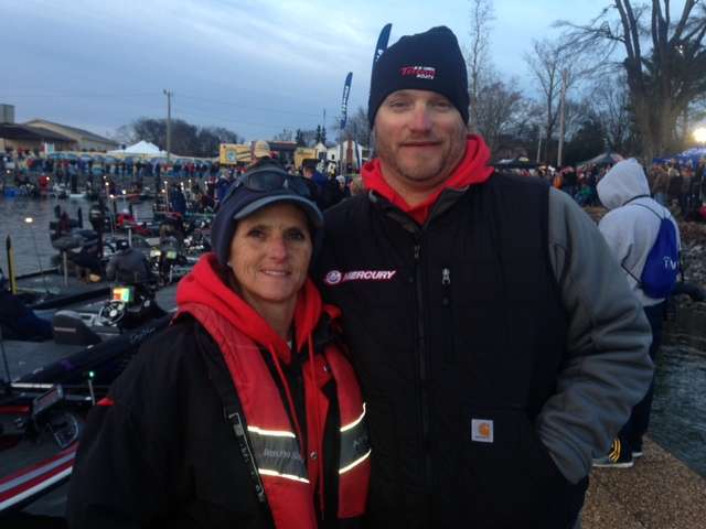 Lisa Cox is back! - Bassmaster