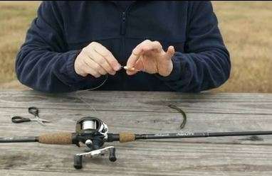 How to tie a Texas rig - Bassmaster