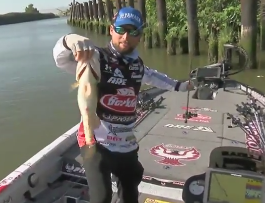Justin Lucas off to a good start on Day 4 - Bassmaster