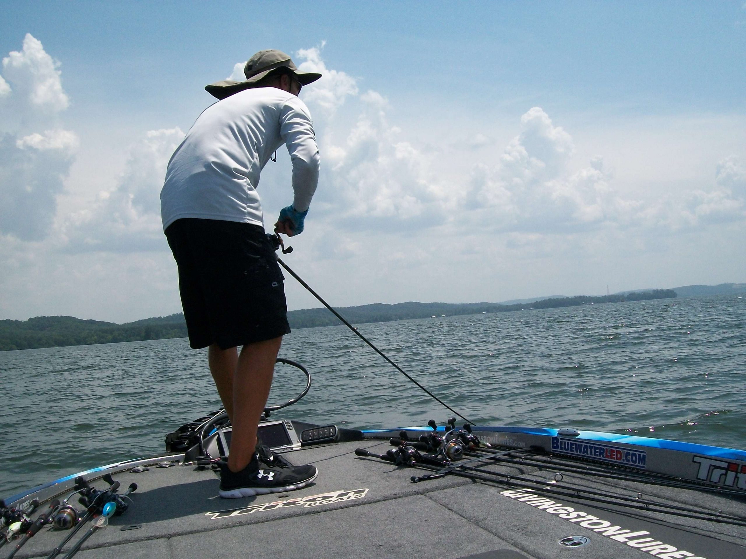 Sweeps winner fishes with Randy Howell - Bassmaster
