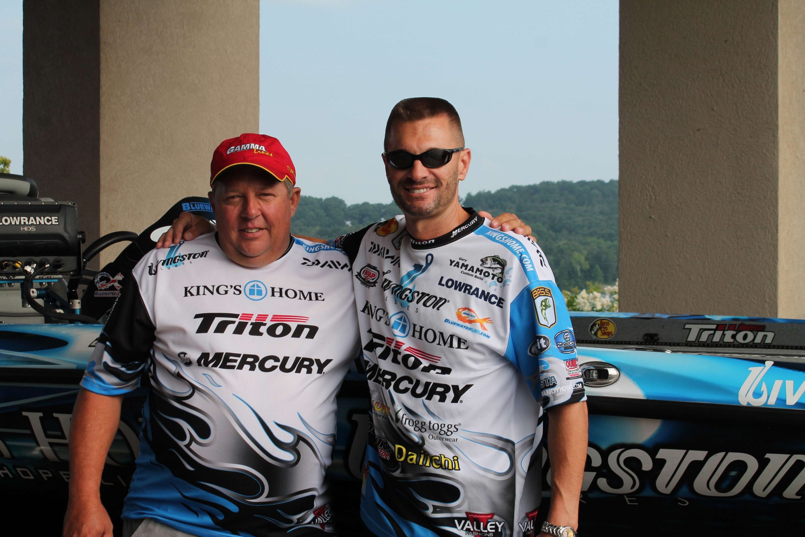 Sweeps winner fishes with Randy Howell - Bassmaster