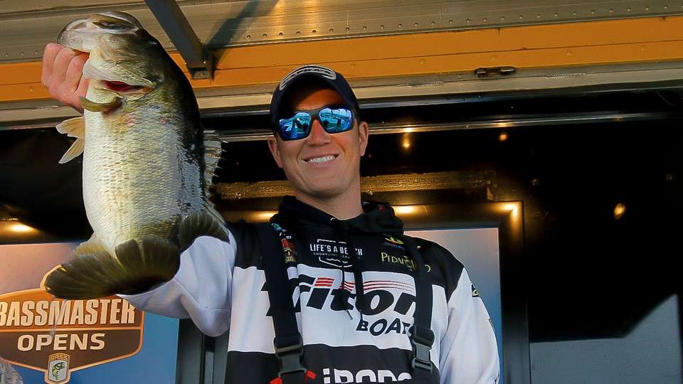 Open: Day 1 weigh-in - Bassmaster