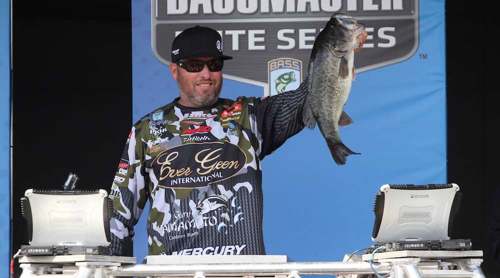 Elite: Day 2 weigh-in - Bassmaster