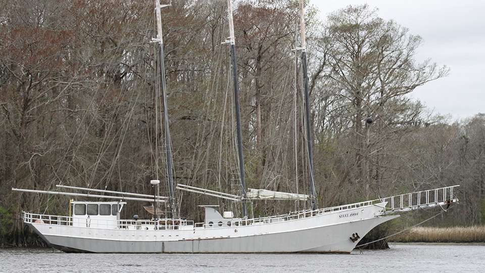 College: Day 1 on windy Winyah - Bassmaster