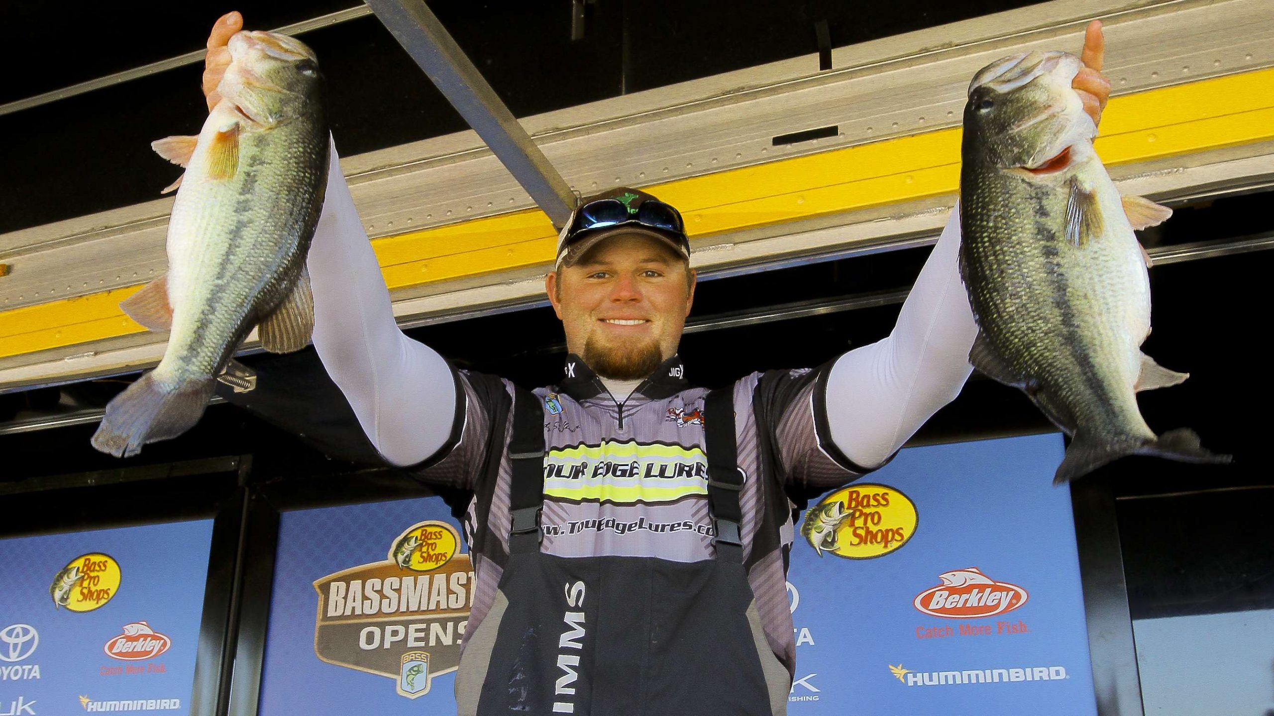 Sullivan slips ahead - Bassmaster