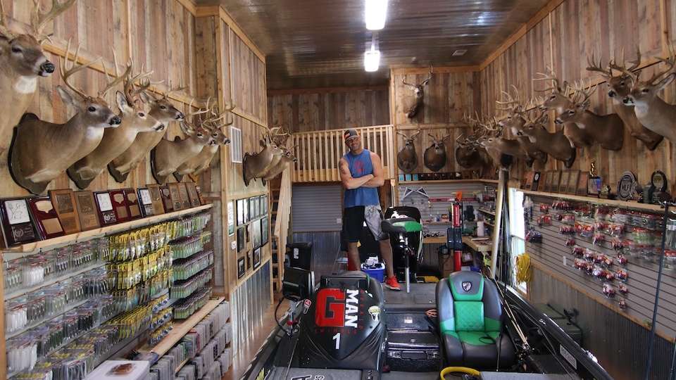 Elite Man Caves: Gerald Swindle - Bassmaster
