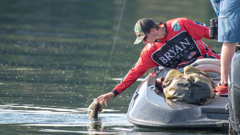 Round 2: Foutz vs. Sweitzer - Bassmaster