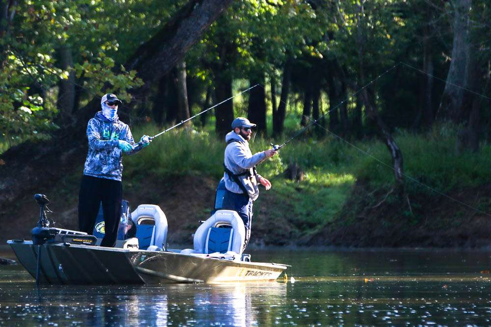 Over the river with Ott - Bassmaster