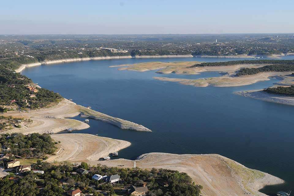 A look at Lake Travis - Bassmaster