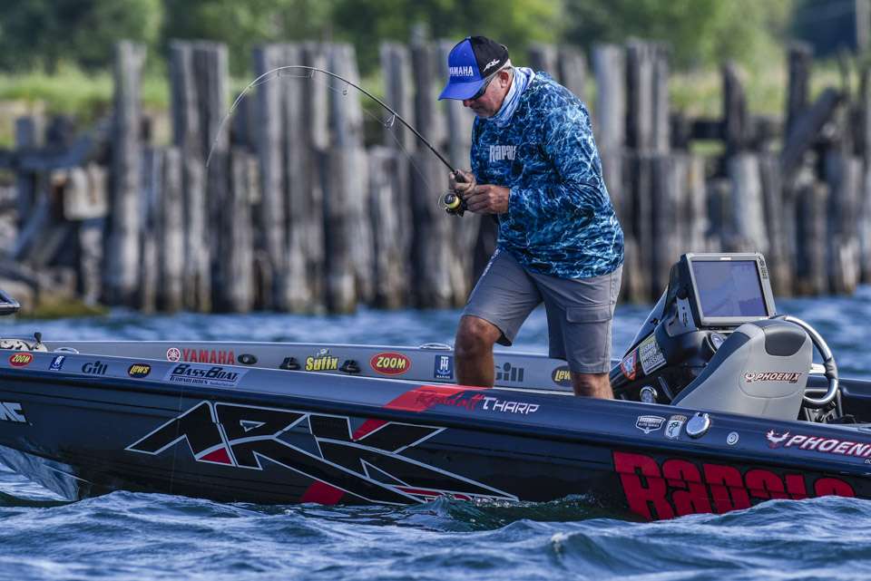 On the St. Lawrence with Tharp Day 3 - Bassmaster