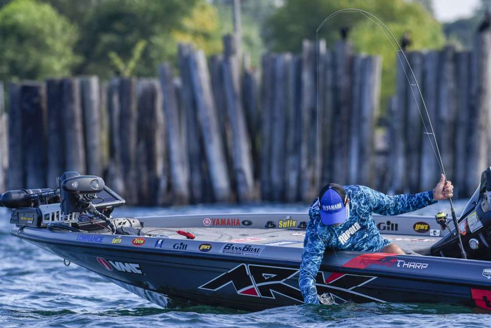 On the St. Lawrence with Tharp Day 3 - Bassmaster