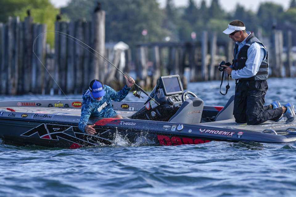 On the St. Lawrence with Tharp Day 3 - Bassmaster