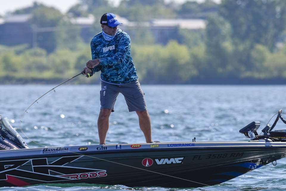On the St. Lawrence with Tharp Day 3 - Bassmaster