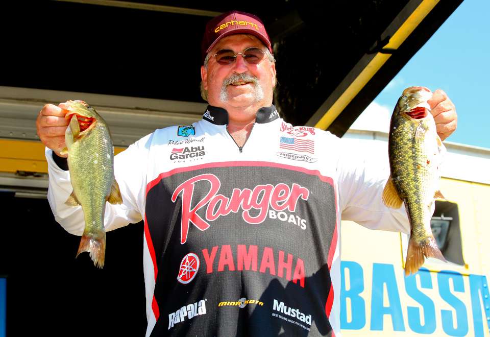 Open: Day 2 weigh-in - Bassmaster