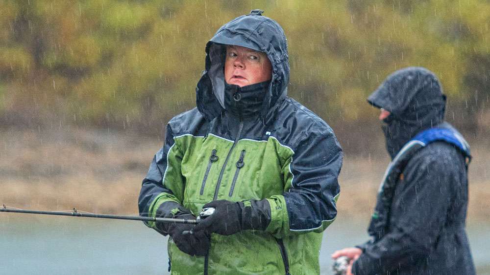 Mark Rose's wet morning - Bassmaster