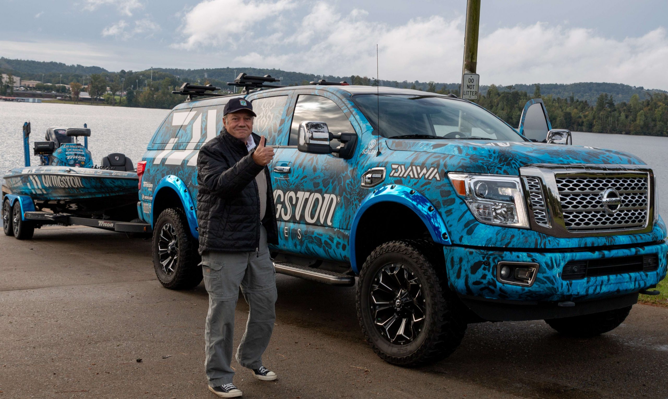 Sweepstakes winner fishes with Randy Howell - Bassmaster