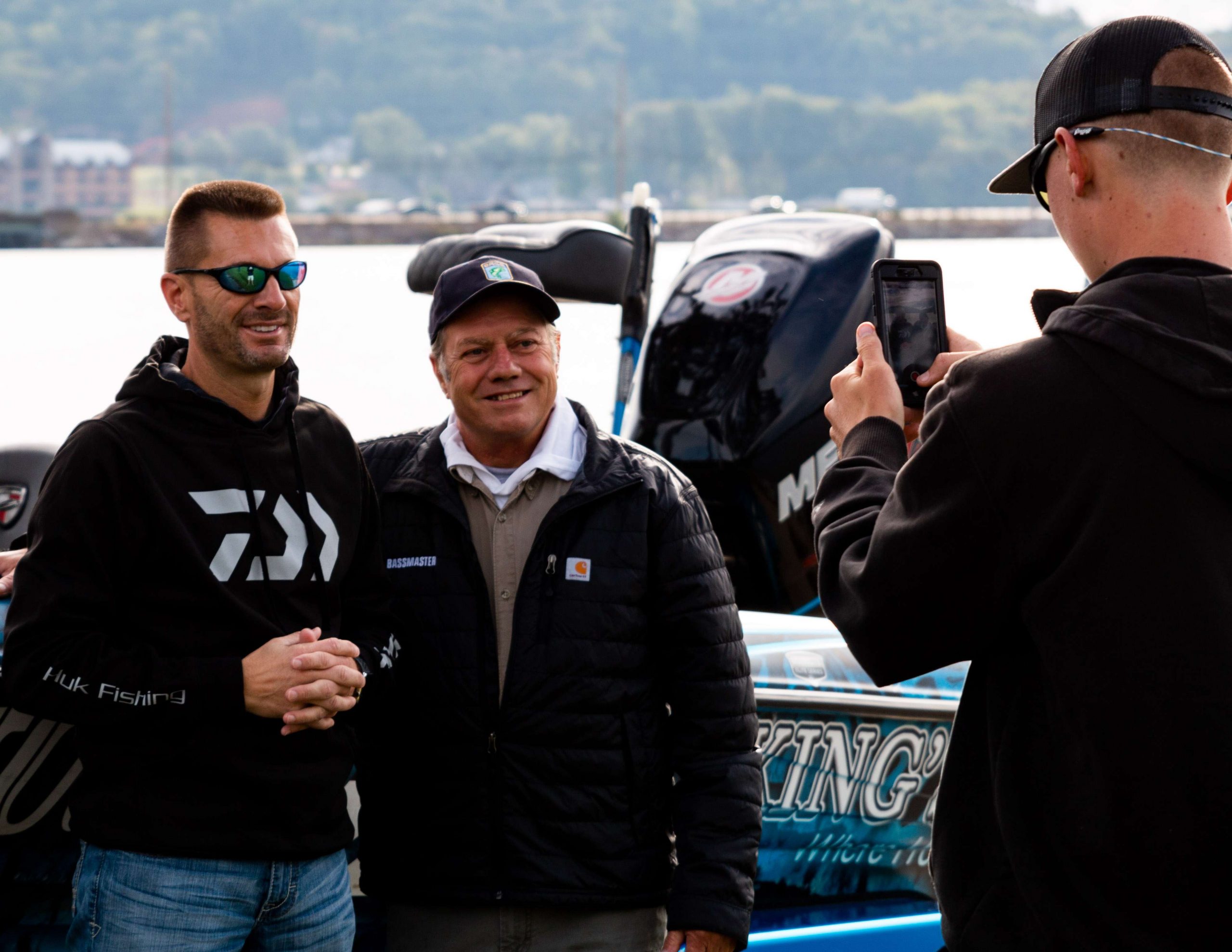 Sweepstakes winner fishes with Randy Howell - Bassmaster