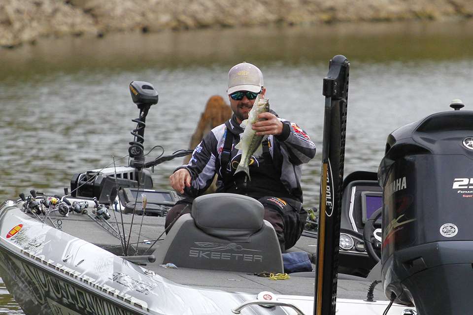 Anglers tangle on Table Rock - Bassmaster