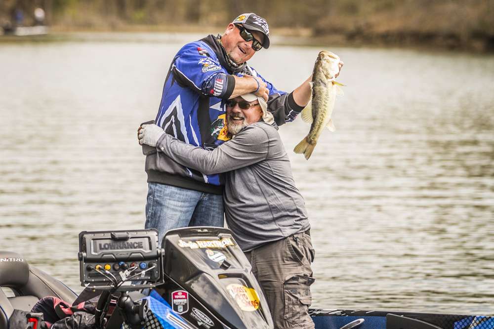 Hartman's explosive Saturday - Bassmaster