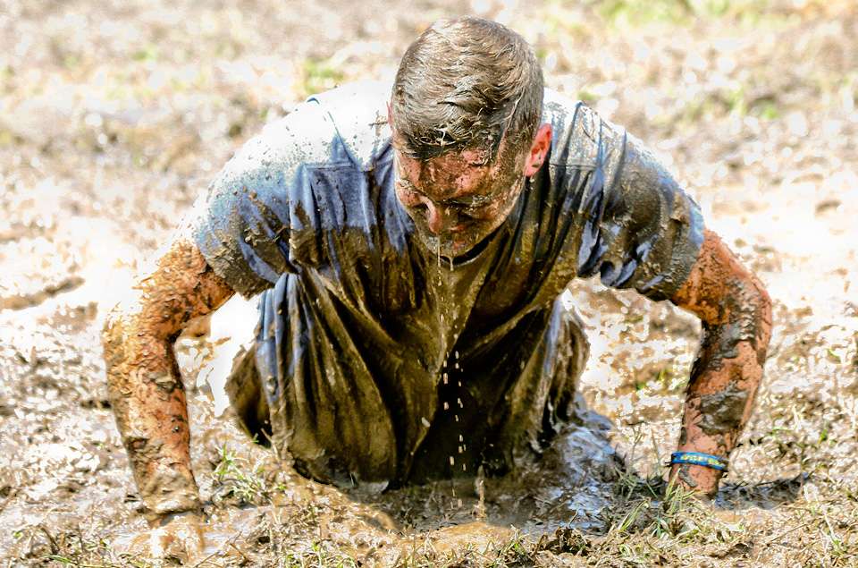 Shane LeHew mud slides for Autism Awareness - Bassmaster