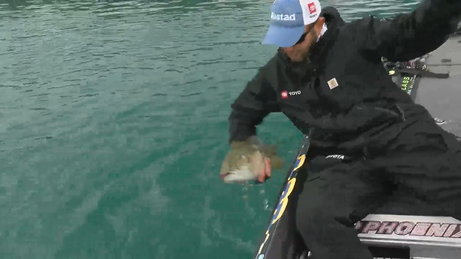 LIVE: Lester lands big one - Bassmaster