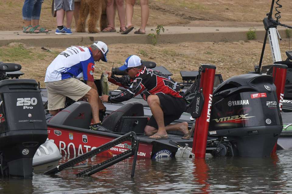 Open: Championship Saturday behind the scenes - Bassmaster