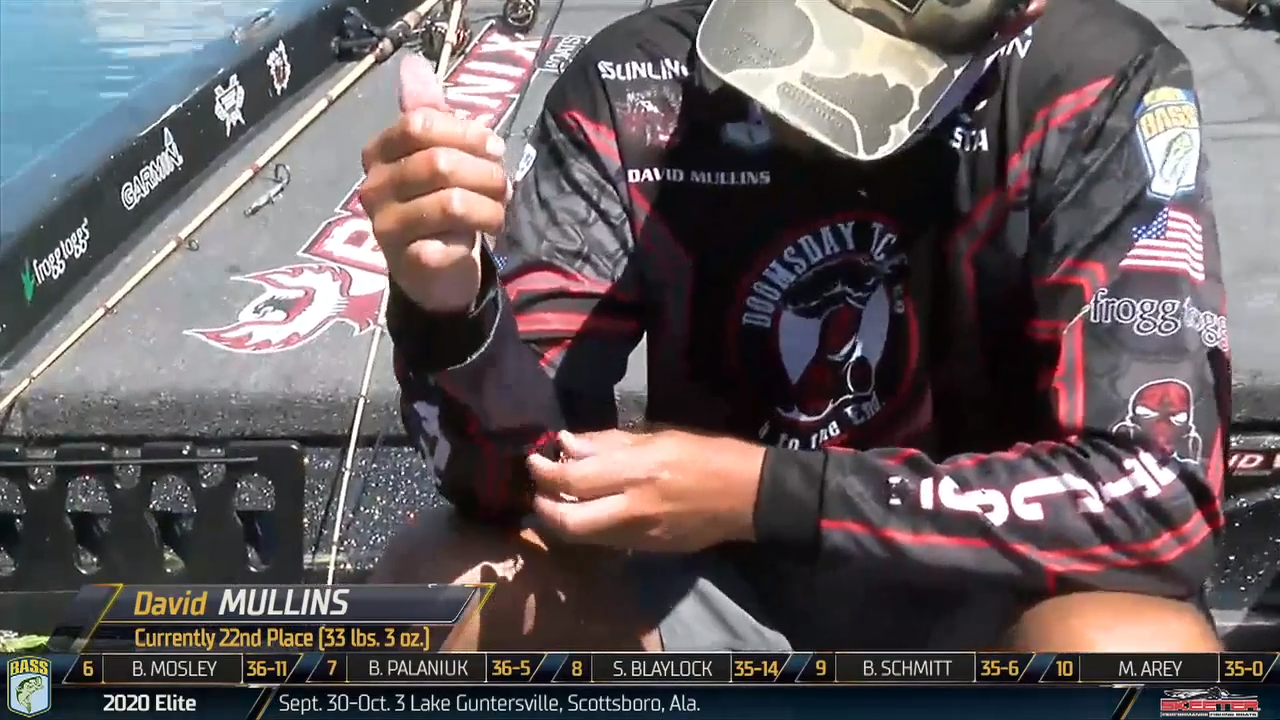 LIVE: Mullins catches smallmouth, hooks arm - Bassmaster