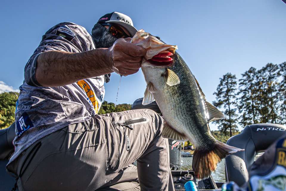 Day 1 behind the scenes - Bassmaster
