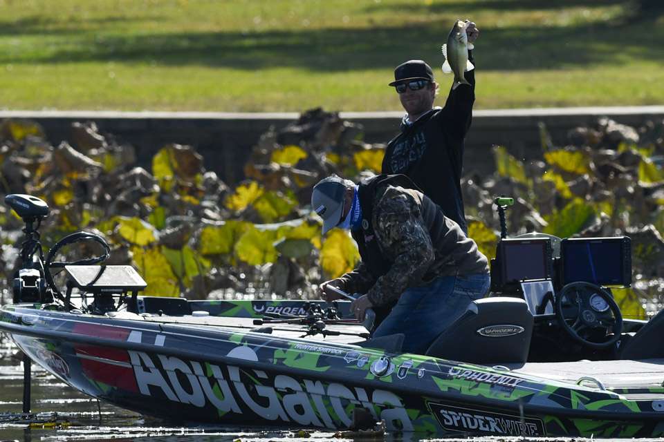 Shryock's morning on Fork - Bassmaster