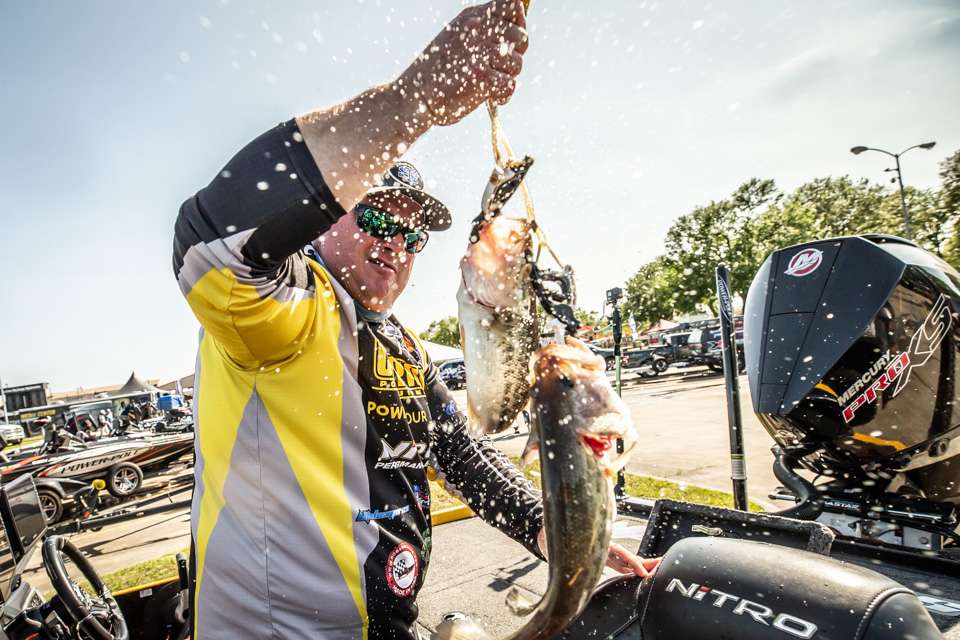 Day 1: Behind the scenes - Bassmaster