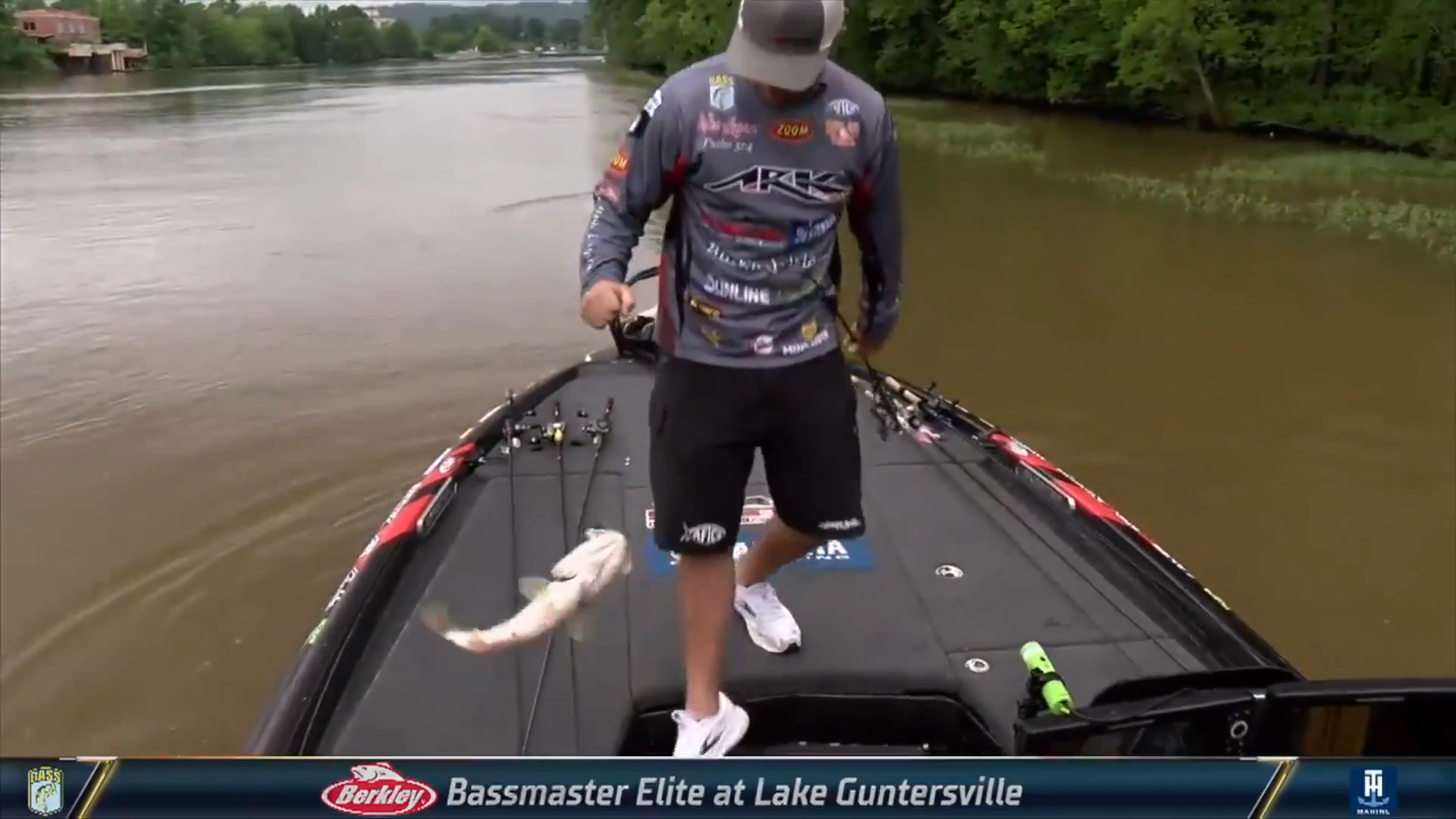 Yamaha Clip of the Day: Talking with Logan - Bassmaster