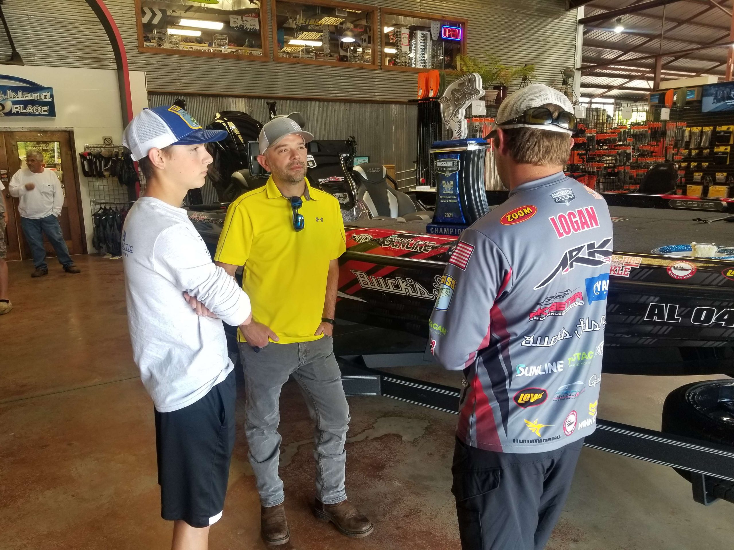 Wes Logan celebrated at Buck's Island - Bassmaster