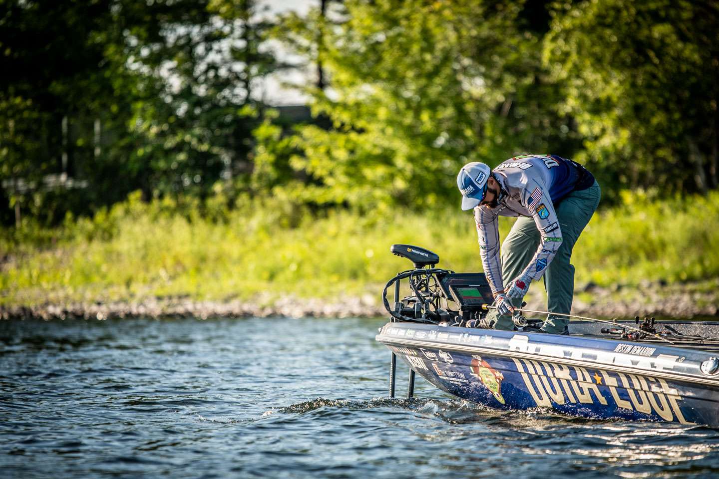 DeMarion dominates Day 3 - Bassmaster