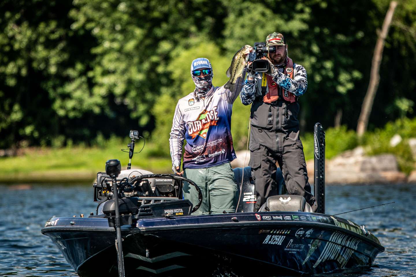 DeMarion dominates Day 3 - Bassmaster