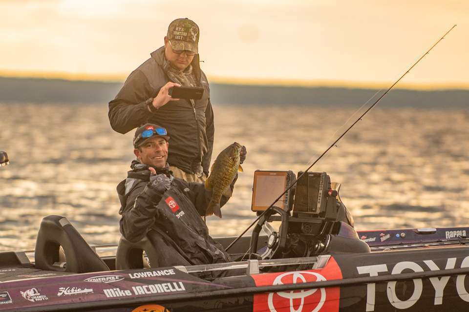 Midlevel strolling for suspended bass - Bassmaster