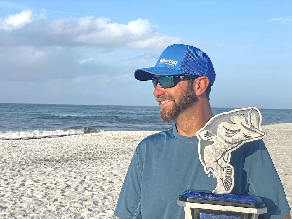Lester takes a blue trophy to the beach - Bassmaster