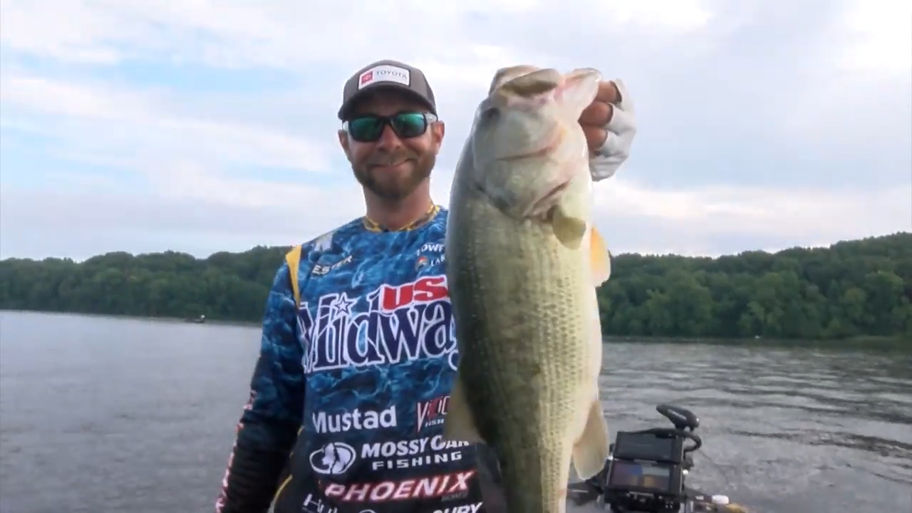 Brandon Lester climbs the mountain, wins first Elite - Marathon Peak ...