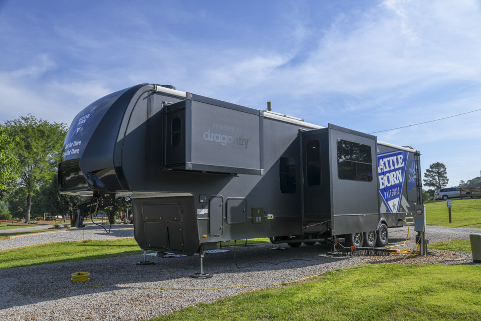 RV Life: Chris and Trait Zaldain - Bassmaster