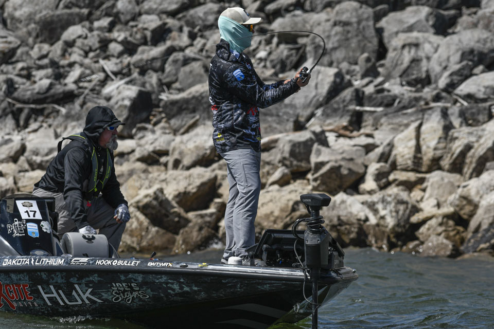 Midday hustle with Rivet, Felix and more - Bassmaster