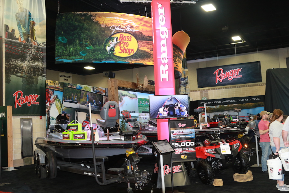 159 epic shots from the Classic Expo - Bassmaster