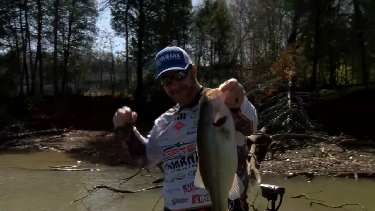 Canterbury adds to his livewell - Bassmaster