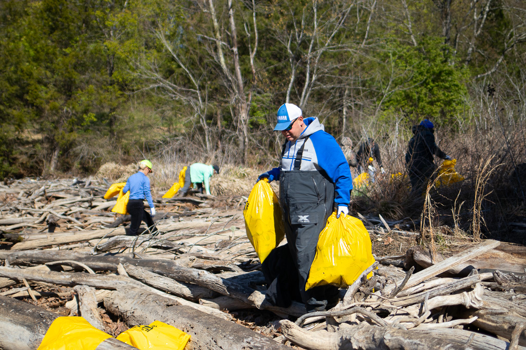 6,000 pounds of trash removed from Bassmaster Classic waters - Bassmaster