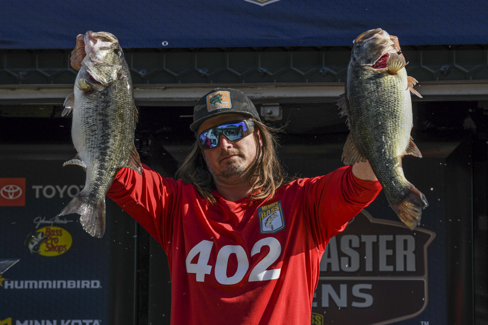 Milliken mashes monster bag on Day 1 - Bassmaster