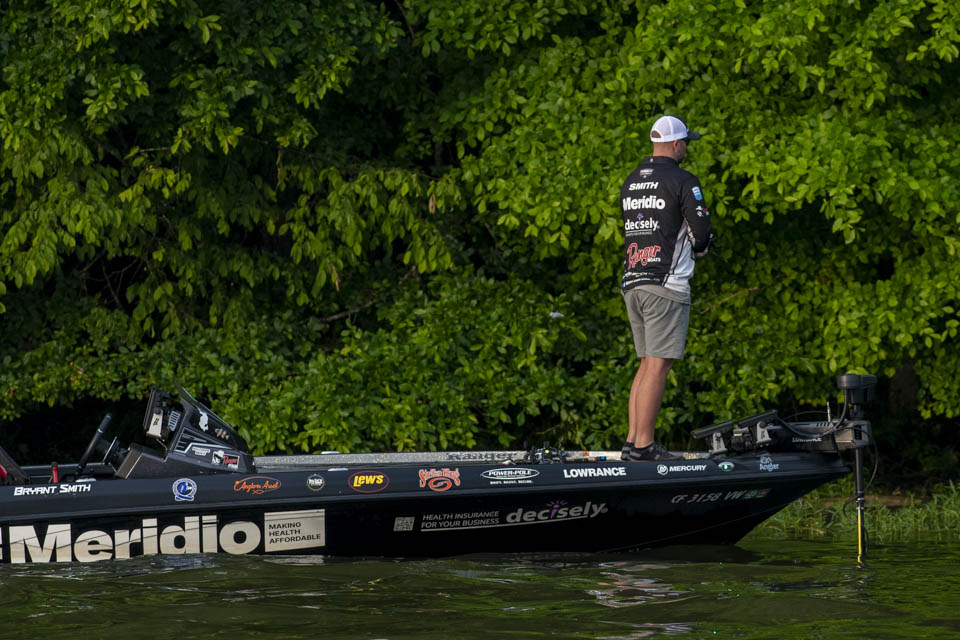 Early bites with Bryant Smith - Bassmaster