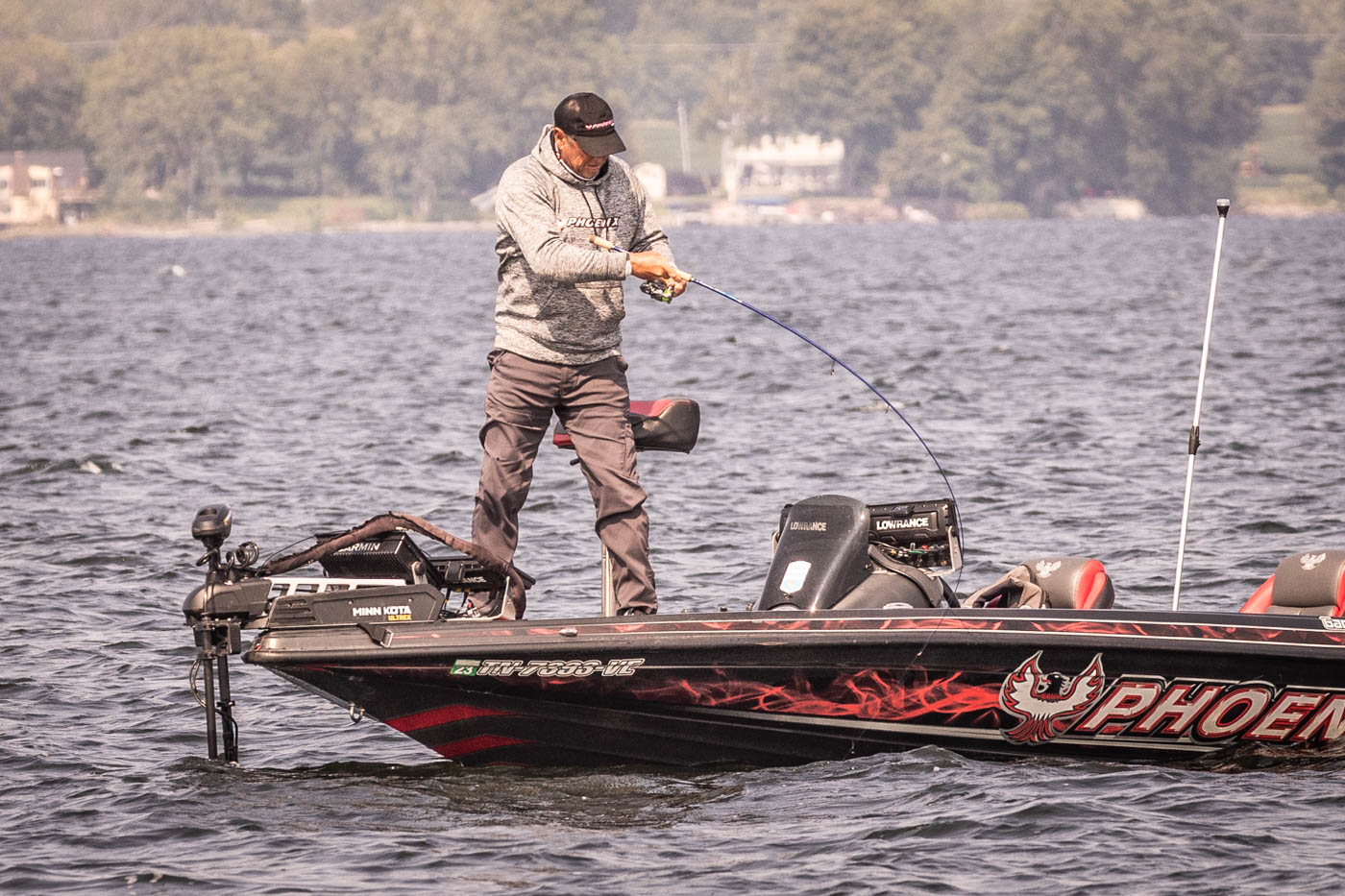 Forward-facing sonar wins with an asterisk? - Bassmaster