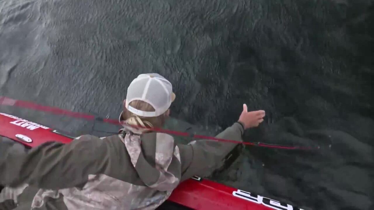 Robertson boats big one - Bassmaster